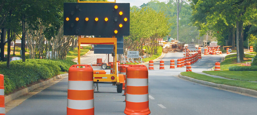 MUTCD Regulations on traffic control barricades, cones and drums - USA