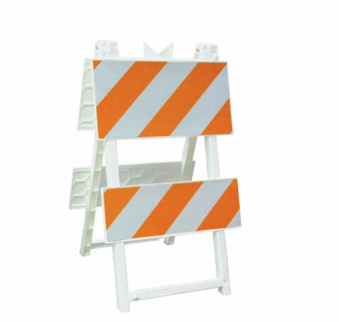 MUTCD Regulations on traffic control barricades, cones and drums - USA